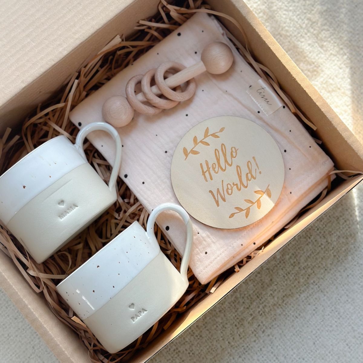 New parents gift box - Gift for expecting parents - MommyBox Cyprus